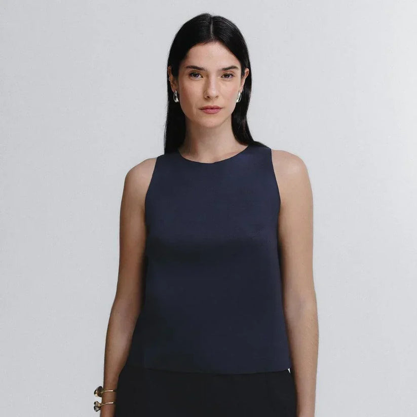 Minimal Top Feminino: design minimalista, tecido tecnológico e prático ...