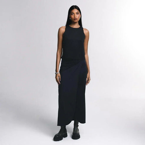 Minimal Top Feminino: design minimalista, tecido tecnológico e prático ...