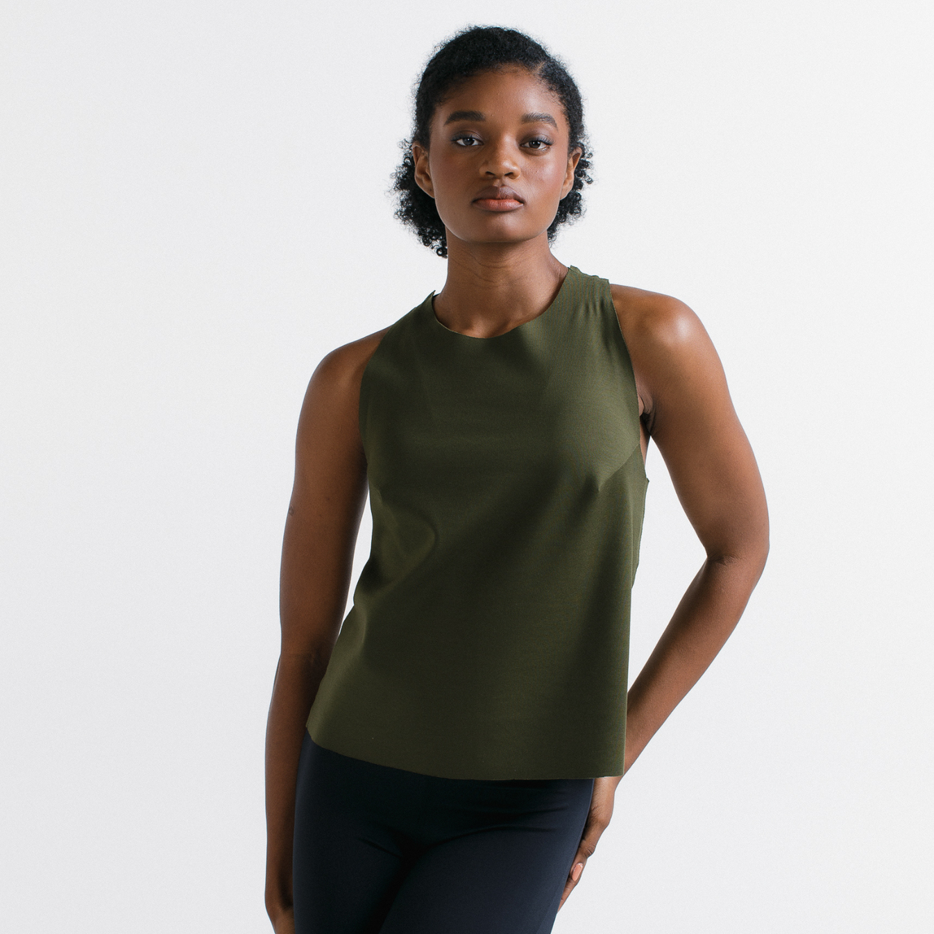 Minimal Top Feminino: design minimalista, tecido tecnológico e prático ...